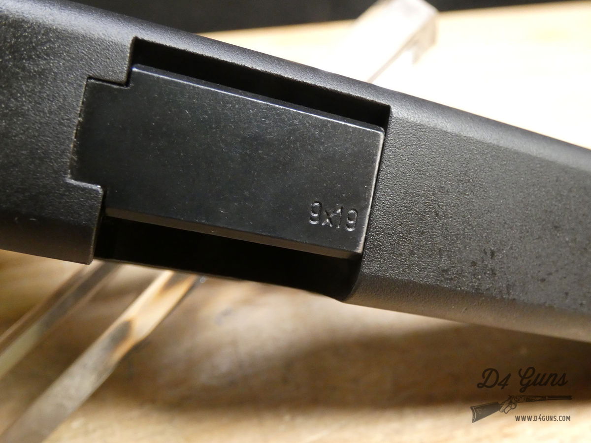 Glock 17 Gen 2 - 9mm - w/ Mag & Tupperware Case - G17 Gen2 - Semi Auto ...