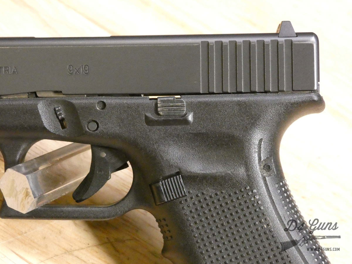Glock 19 Gen 4 - 9mm - G19 Gen4 - w/ Mag! - CCW - 19 - Duty Pistol ...