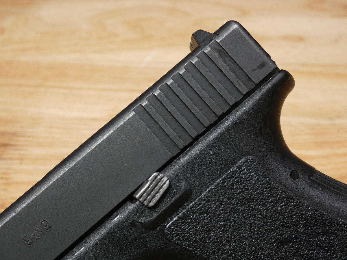 Glock 19 Gen 2 - 9mm - Austrian Made - G19 - w/ 3 Mags - Gen2 - Look ...