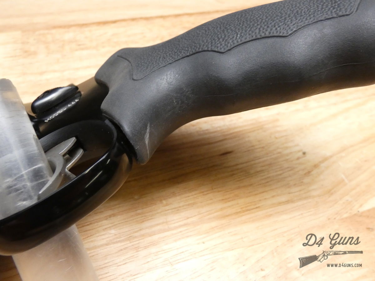 Taurus 444 Ultra-Lite Titanium - 44 mag Revolver - 6 shot - UL Bear Gun ...