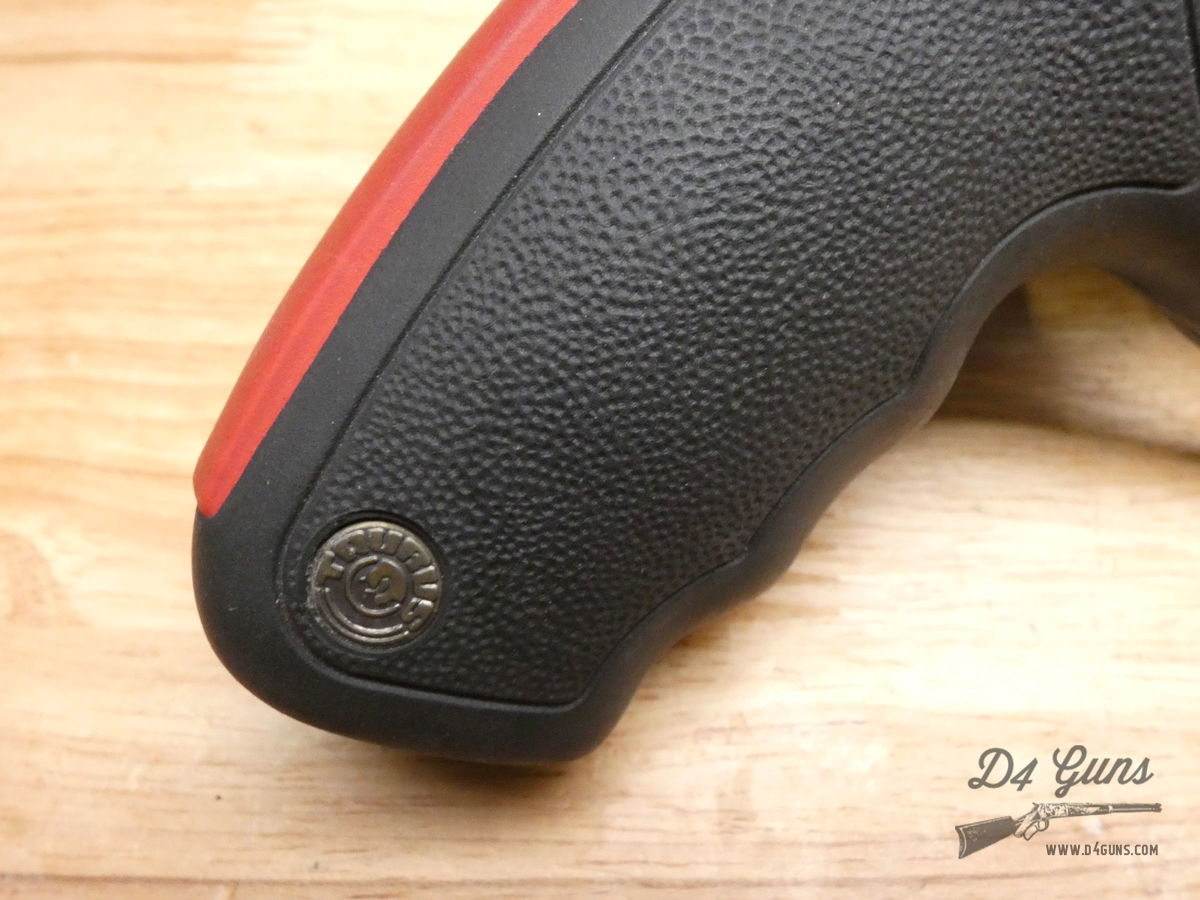 Taurus 444 Ultra-Lite Titanium - 44 mag Revolver - 6 shot - UL Bear Gun ...