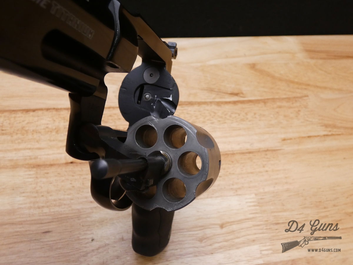 Taurus 444 Ultra-Lite Titanium - 44 mag Revolver - 6 shot - UL Bear Gun ...