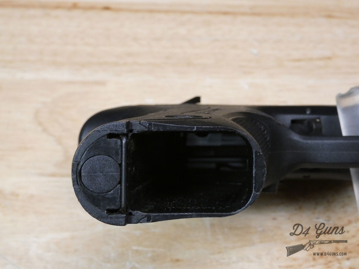 Beretta PX4 Storm - .40 S&W - Mfg. 2022 - CCW - XLNT w/ OG Case & MORE ...