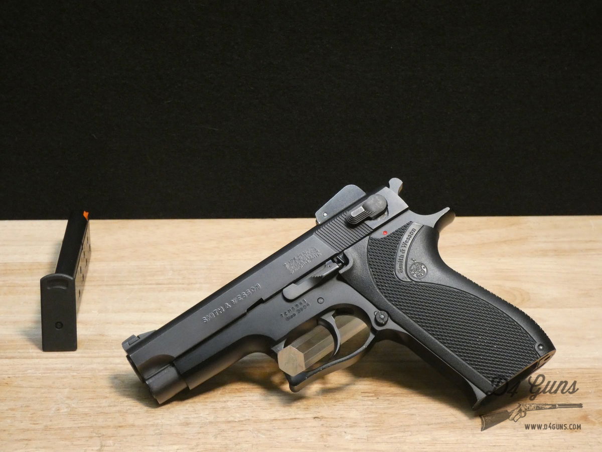 Smith & Wesson 3904 - 9mm - S&W 3rd Gen 39 - W/ Mag - Classic S&W Semi ...