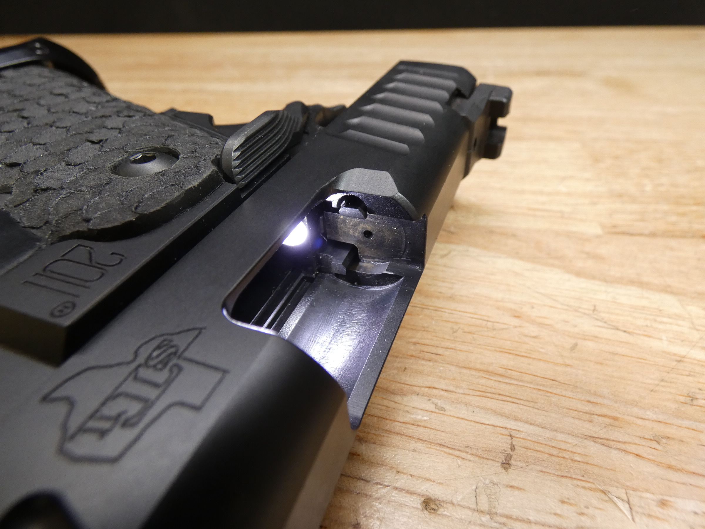 STI DVC Carry 2011 - .45 ACP - OG Case & 4 Mags - 2018 - 1911 ...